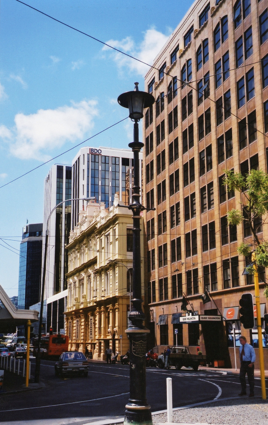 Lambton Quay Historic Lamp | Wellington City Libraries